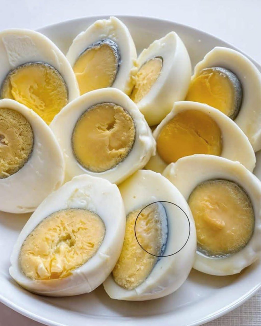 Green Ring Around the Egg Yolk: What It Is and How to Prevent It ...